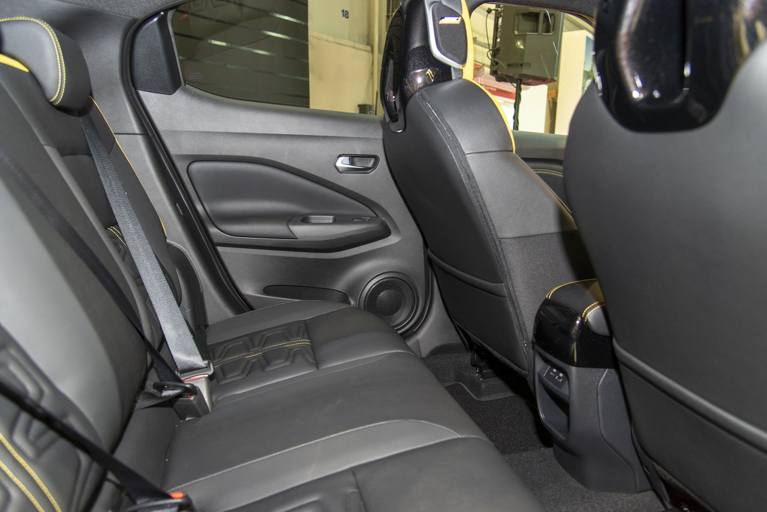 NISSAN JUKE F16 MK2 DOOR MOULDING PANEL REAR RIGHT DRIVER SIDE ...